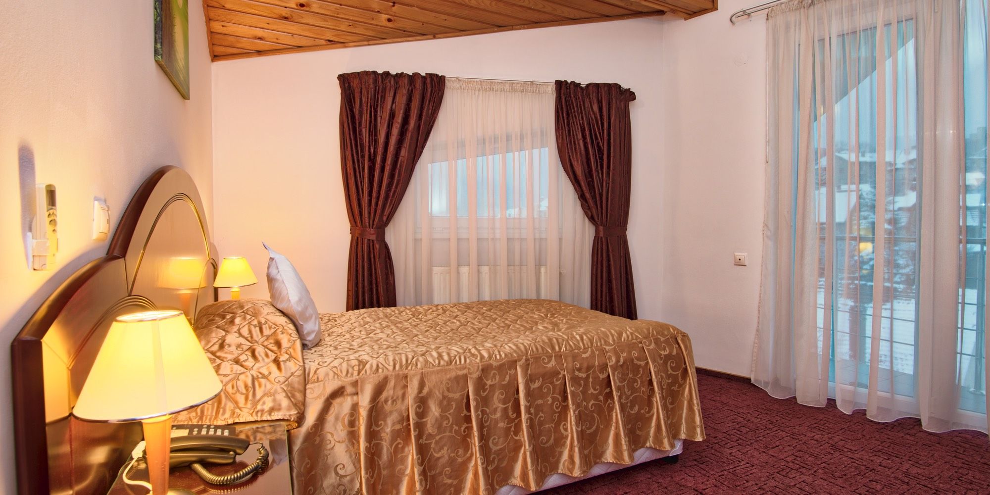 Single - Hotel Ambient Brasov - Best price guarantee for Ambient properties